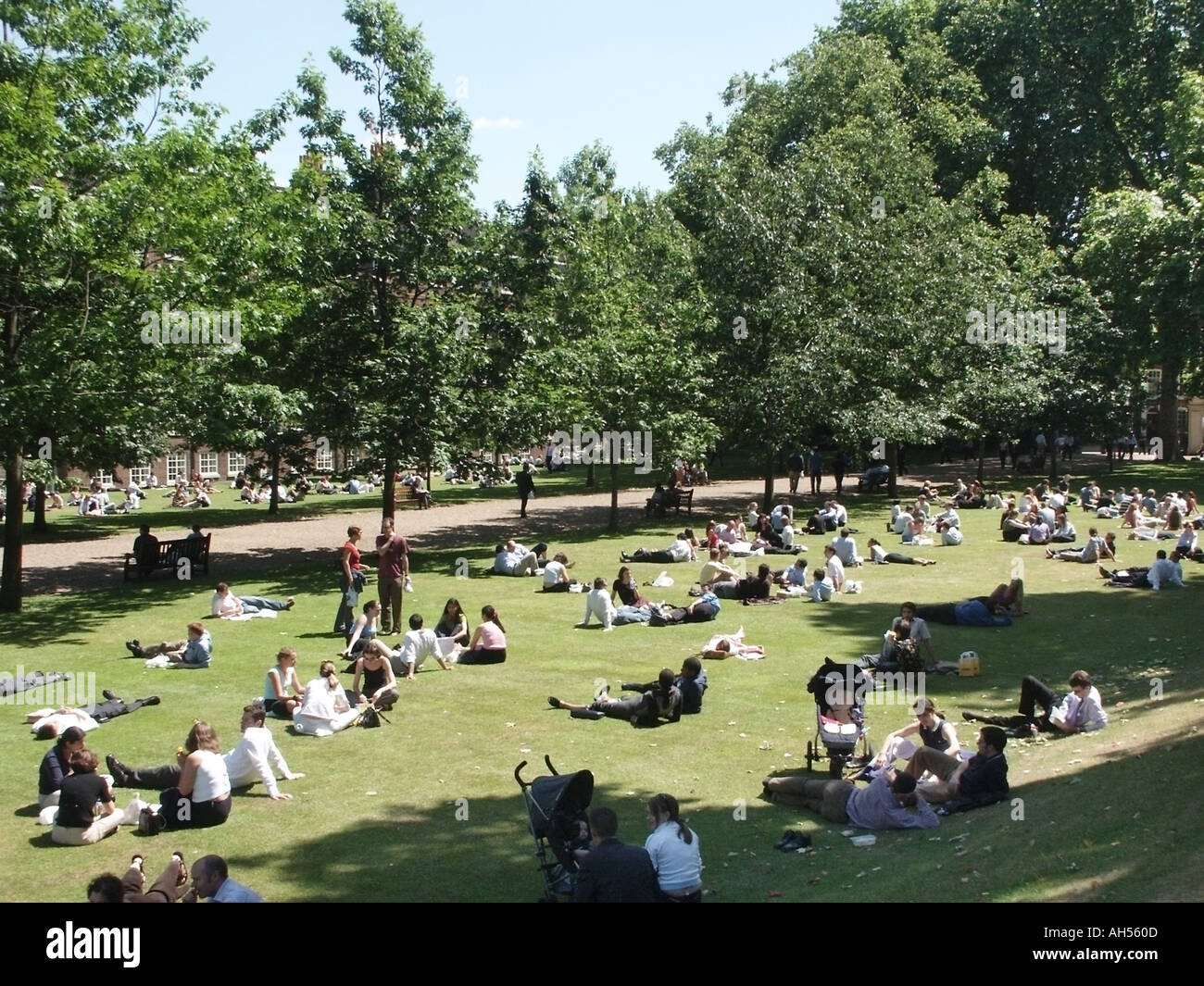 Grays inn square london hi-res stock photography and images - Alamy