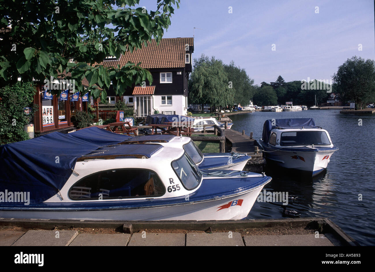 Wroxham norfolk broads boat hi-res stock photography and images - Alamy