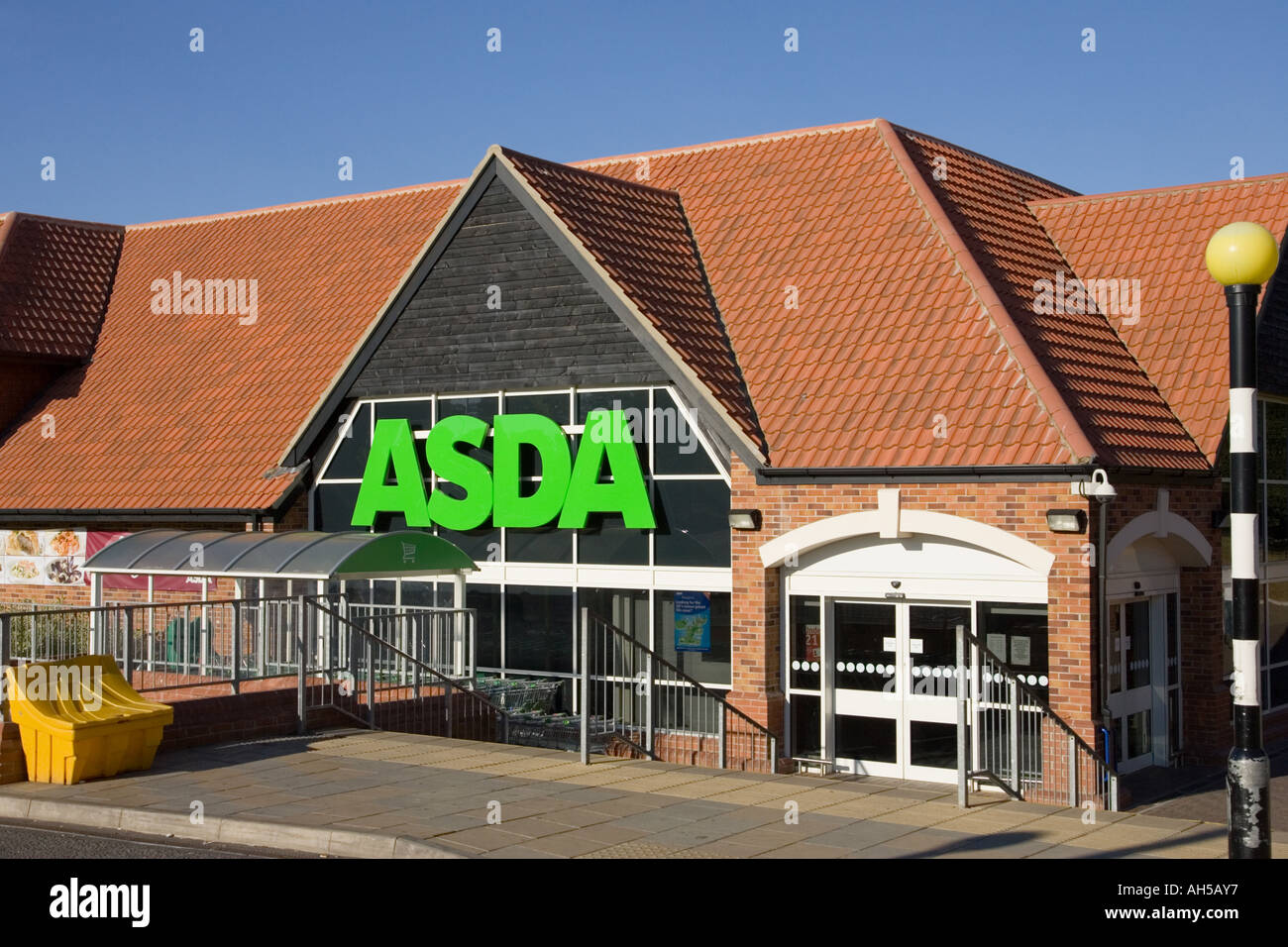 Asda Parking Sign High Resolution Stock Photography and Images - Alamy
