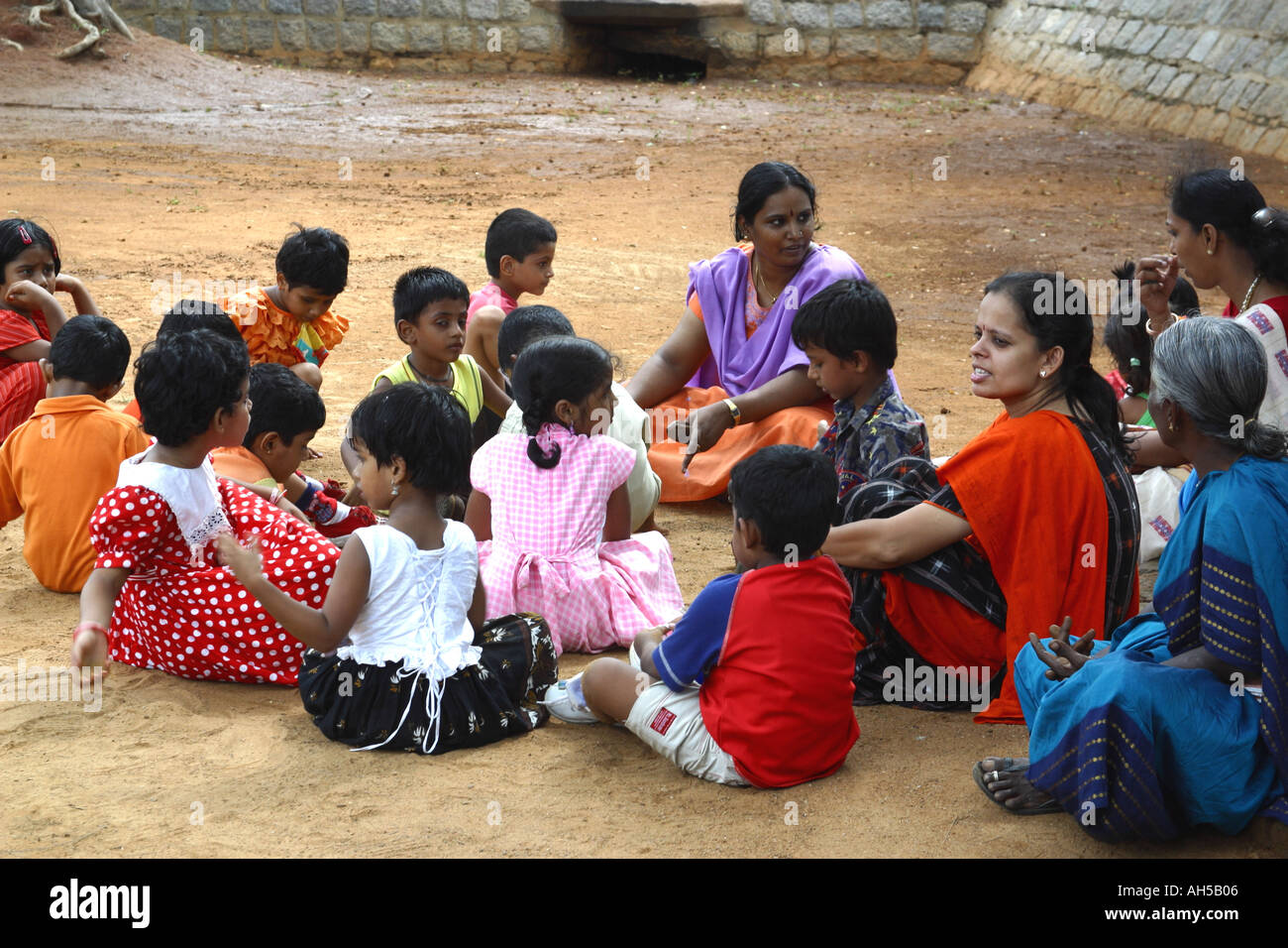 Indiaschool hi-res stock photography and images - Alamy