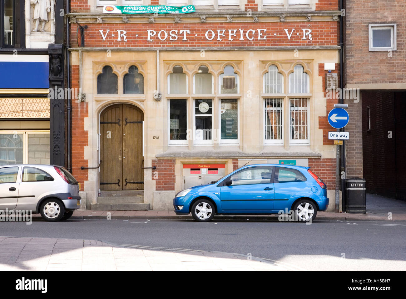 Retail post office hi-res stock photography and images - Alamy