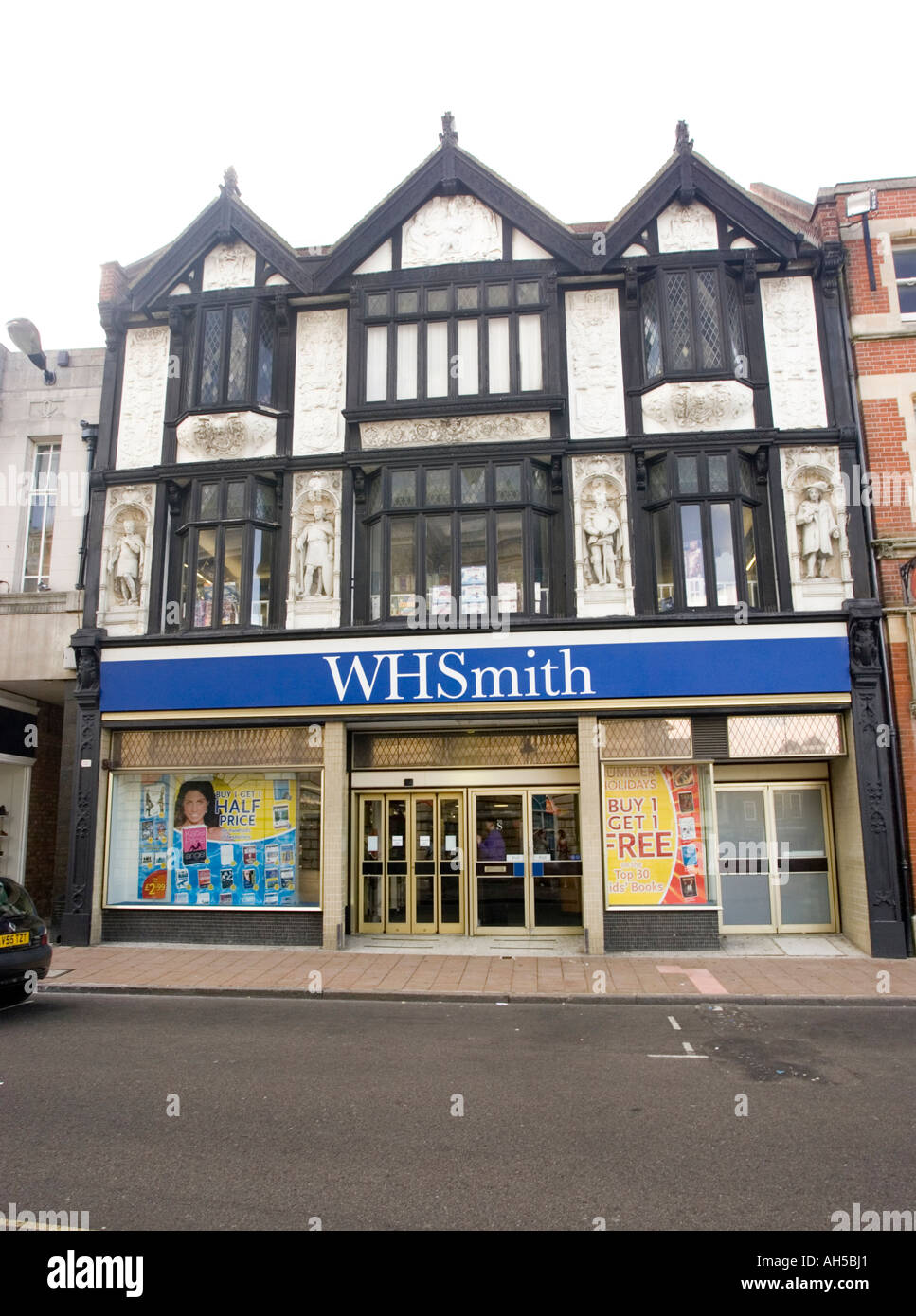 WH Smith shop in Bury St Edmunds, Suffolk, UK Stock Photo: 8207712 - Alamy