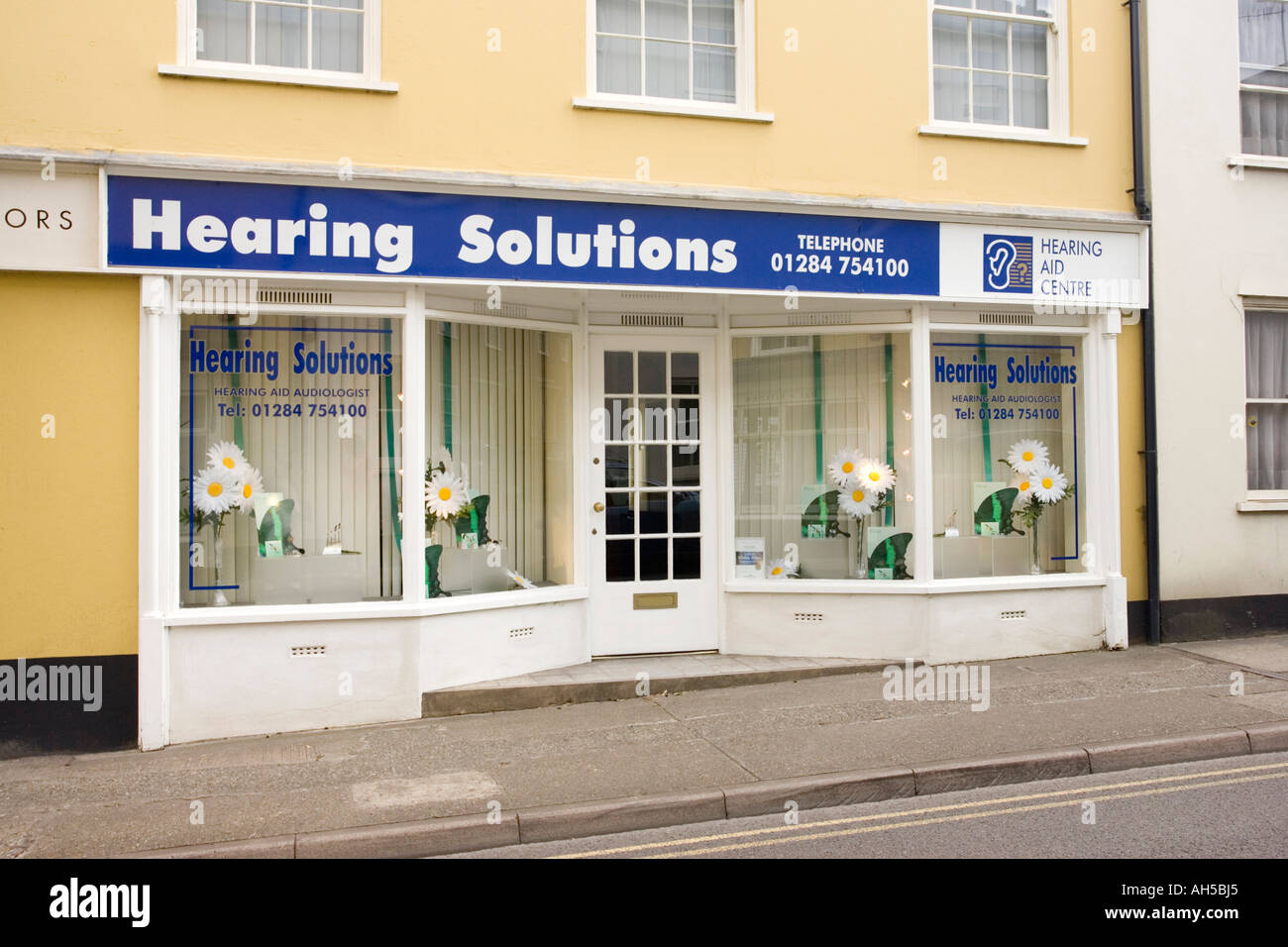 Hearing aid store hi-res stock photography and images - Alamy