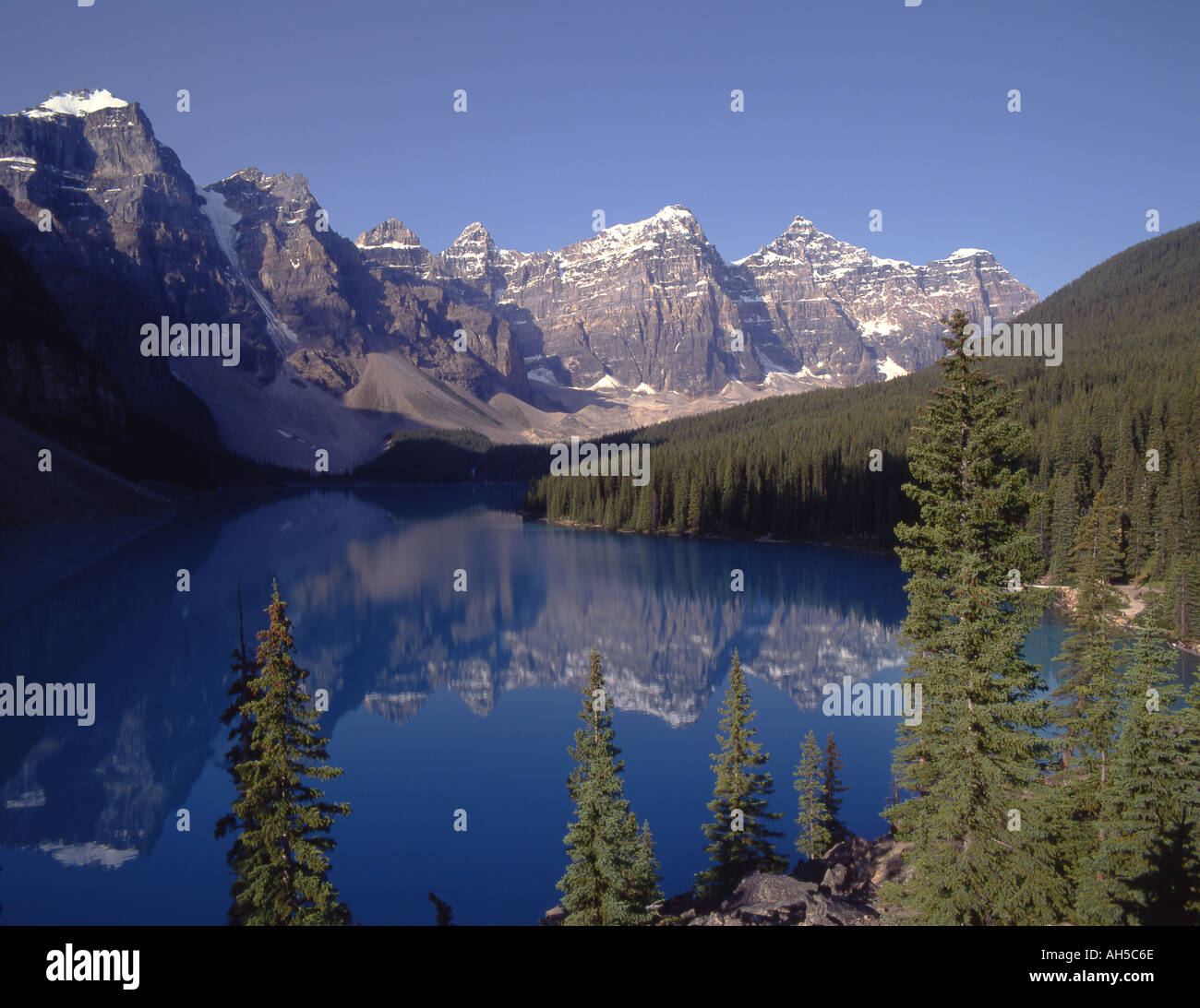 Canada Banff Moraine Lake Stock Photo - Alamy