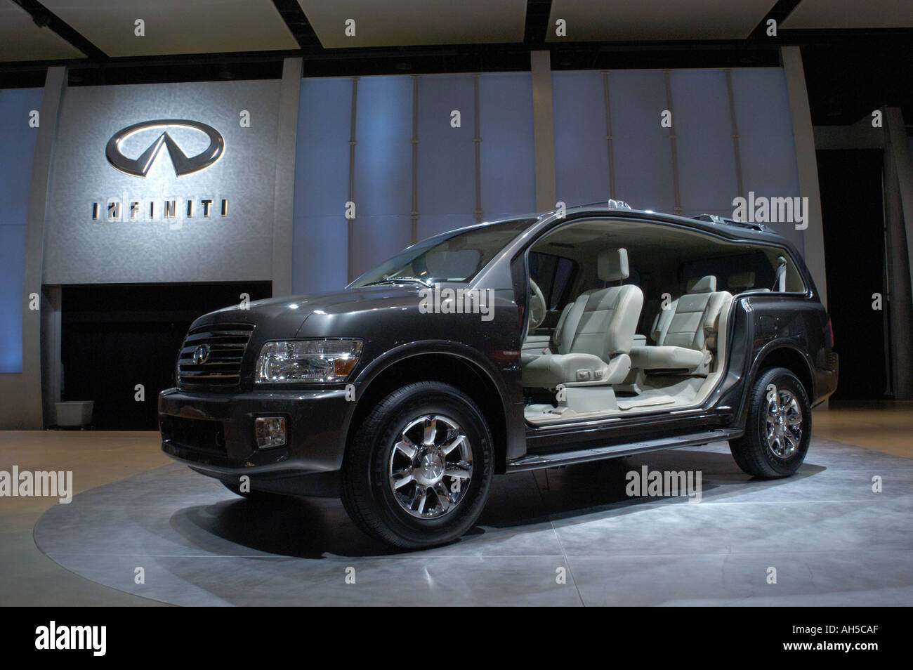 Infiniti QX56 SUV introduced at the 2004 North American International ...