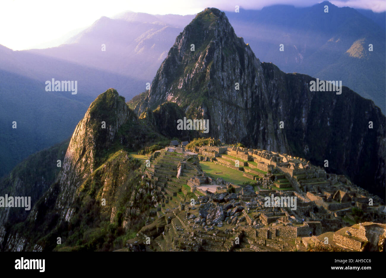 Peru Andes Machu Picchu historic Inca ruins Stock Photo - Alamy