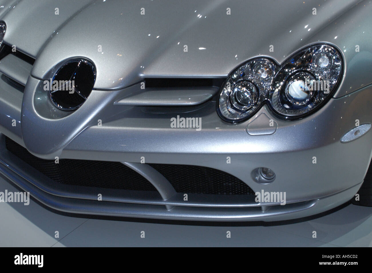 Front detail of the Mercedes SLR McLaren at the North American ...