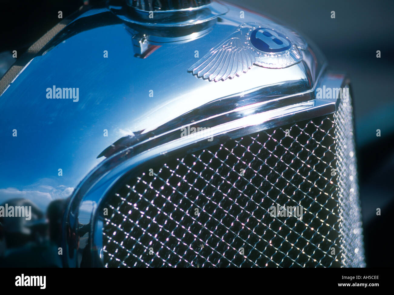 Vintage bentley grill hi-res stock photography and images - Alamy