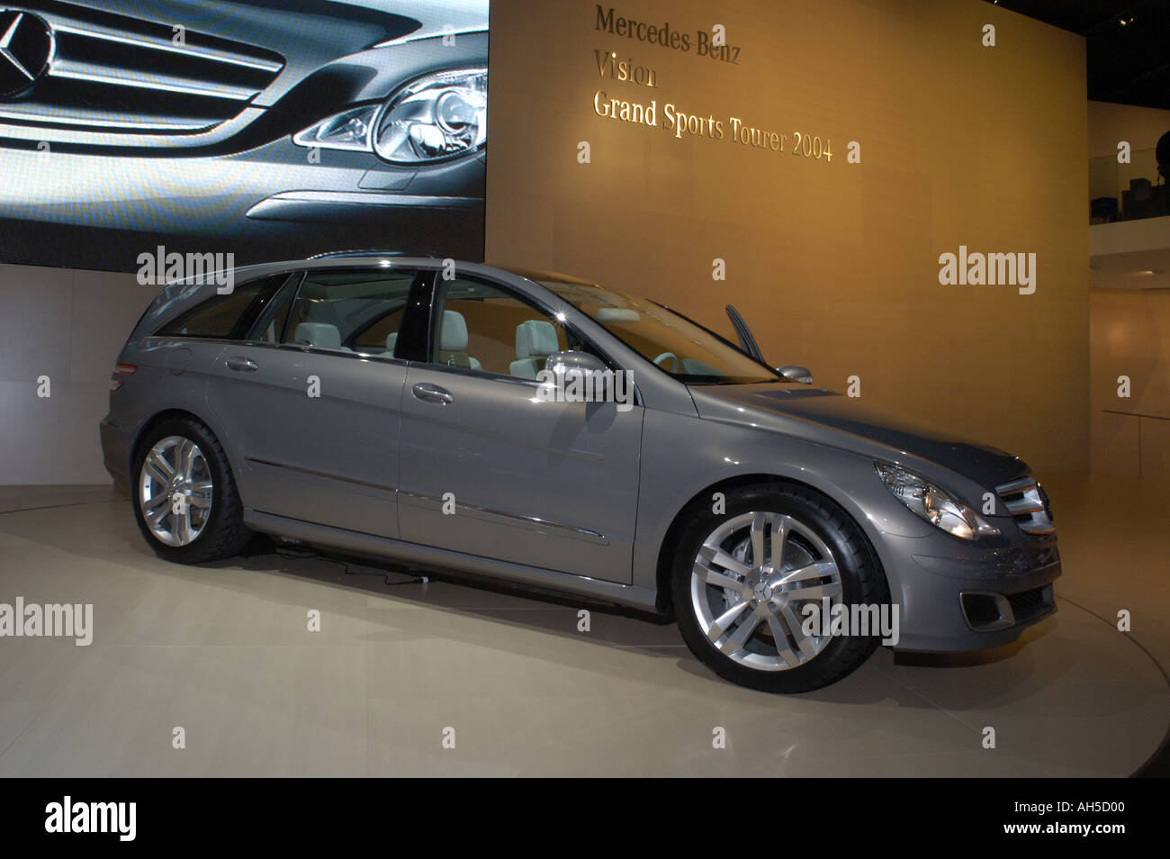 Mercedes Benz Vision Grand Sports Tourer Concept at the 2004 North ...