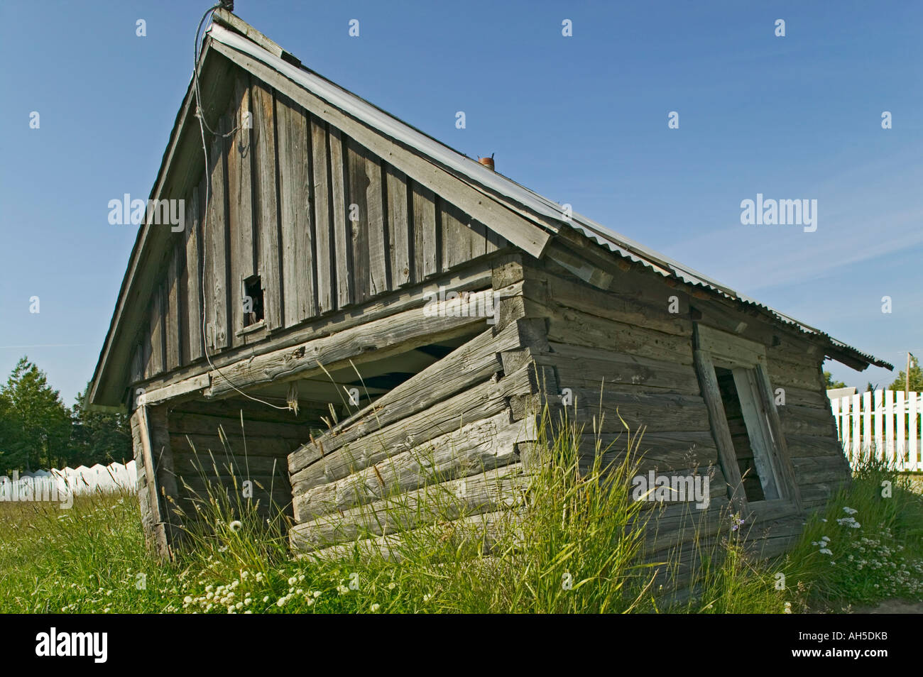Alaska building collapsing hi-res stock photography and images - Alamy