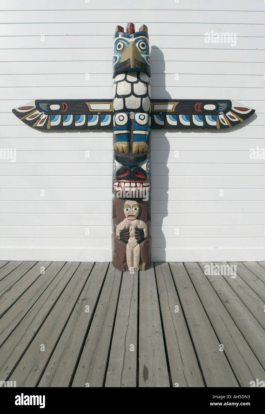 Totem pole shop hi-res stock photography and images - Alamy