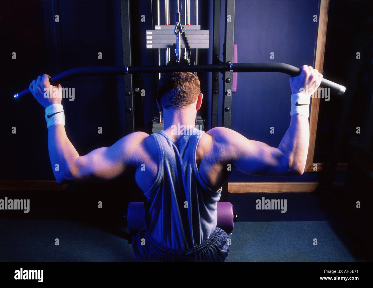 Male weights gym hi-res stock photography and images - Alamy
