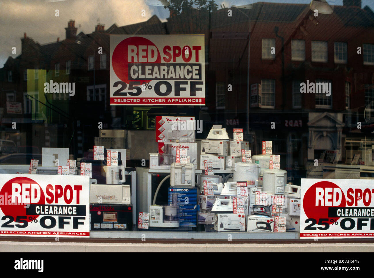 Electrical shop window hi-res stock photography and images - Alamy