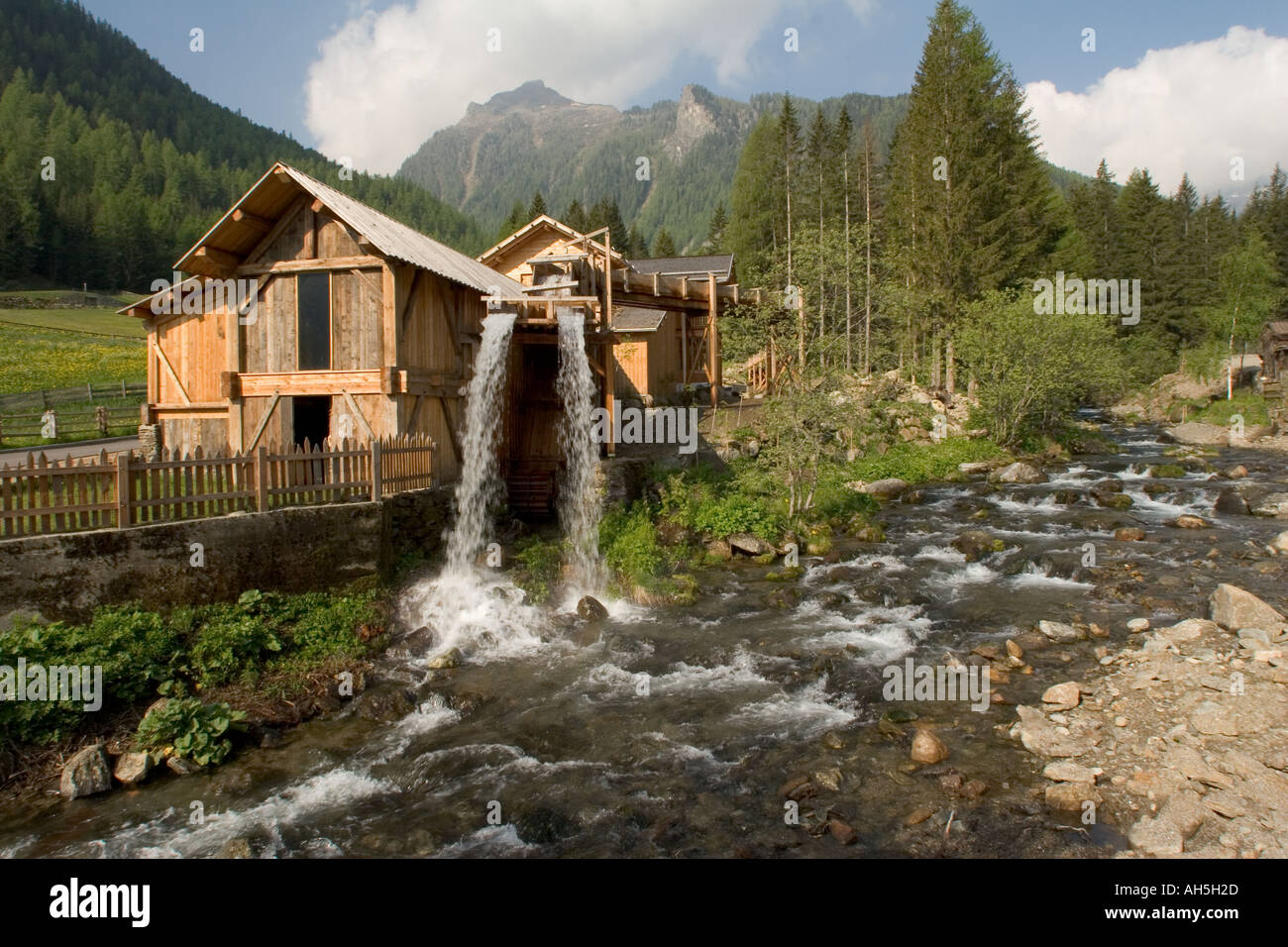Timber traditional river alps italy hi-res stock photography and images ...