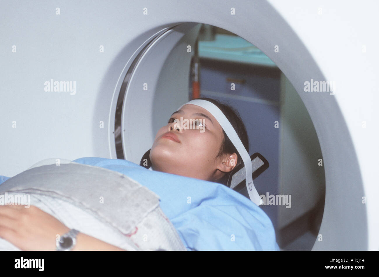 Radiotherapy patient asia hi-res stock photography and images - Alamy