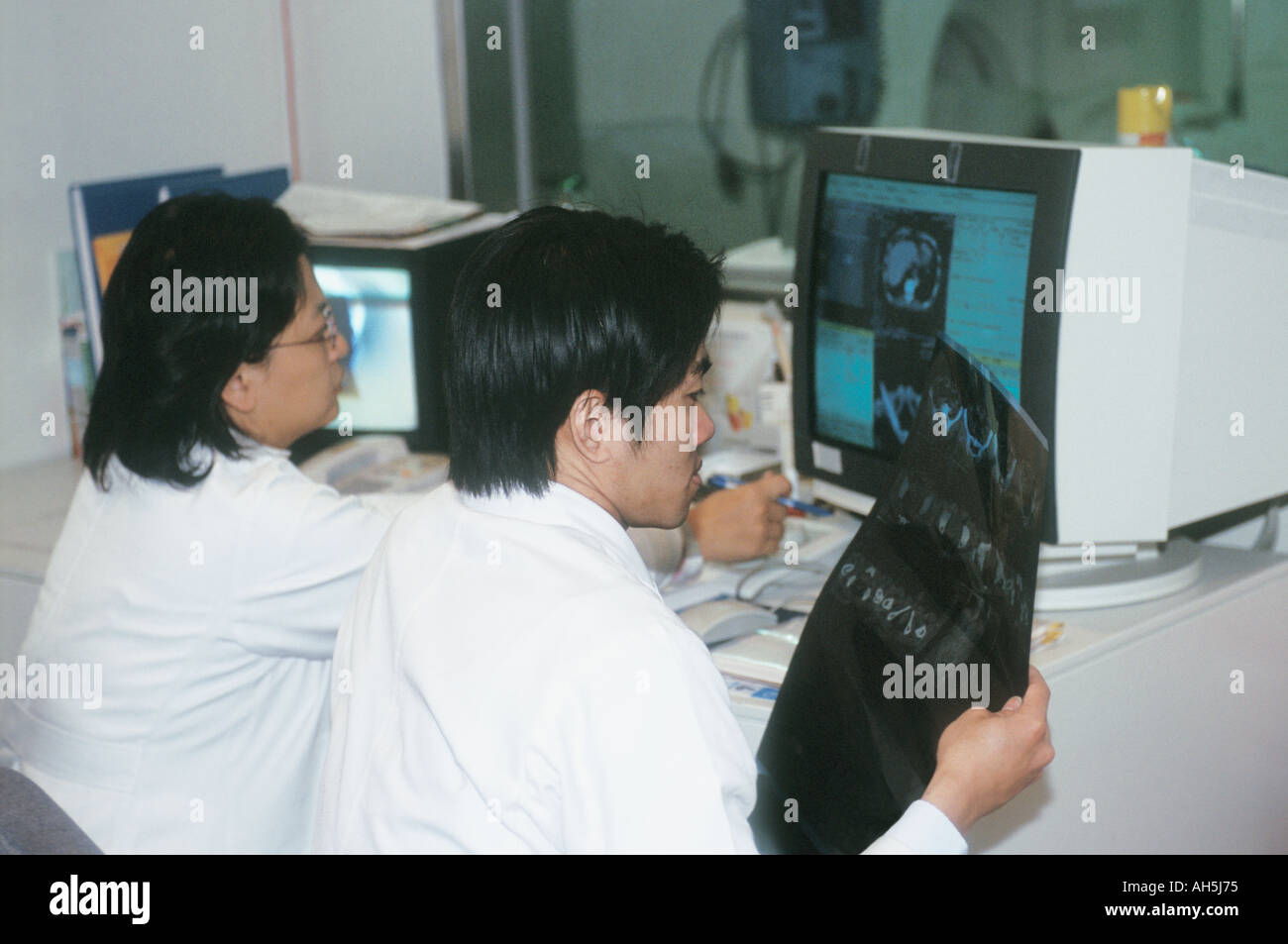 Seated x ray hi-res stock photography and images - Alamy