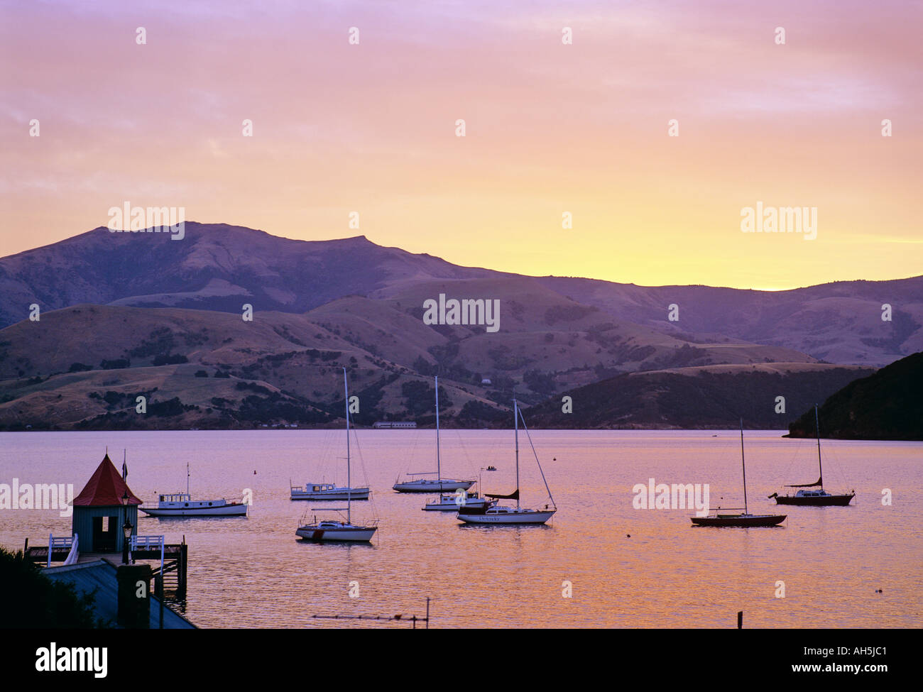 Sunset akaroa nz hi-res stock photography and images - Alamy