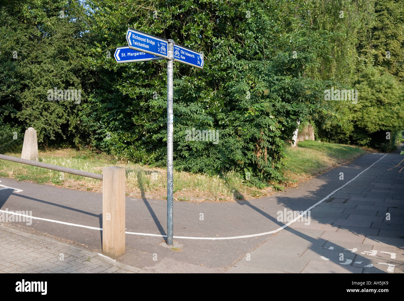 Cycle path by the river Thames in Twickenham London Stock Photo - Alamy