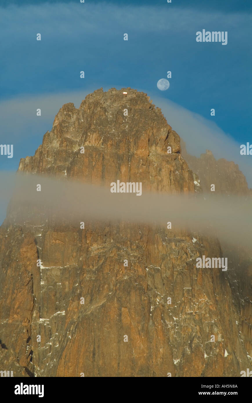 Moon behind highest mountain hi-res stock photography and images - Alamy