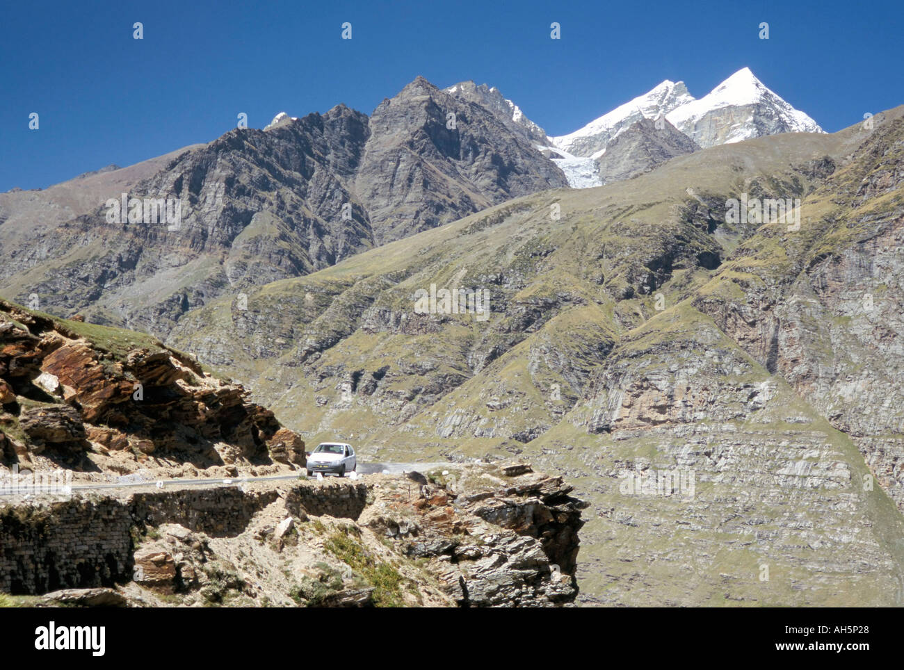 Rothang pass into Chenab valley on Manali Leh highway Himachai Pradesh ...