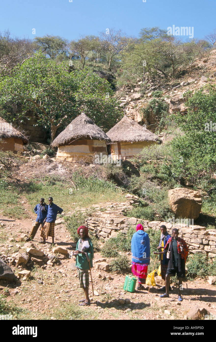 Traditional village houses in village of Sof Omar Southern Highlands ...