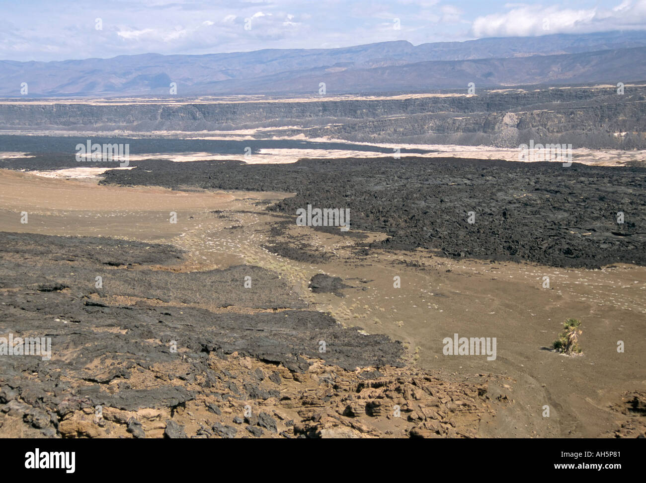 Afar triangle volcano hi-res stock photography and images - Alamy