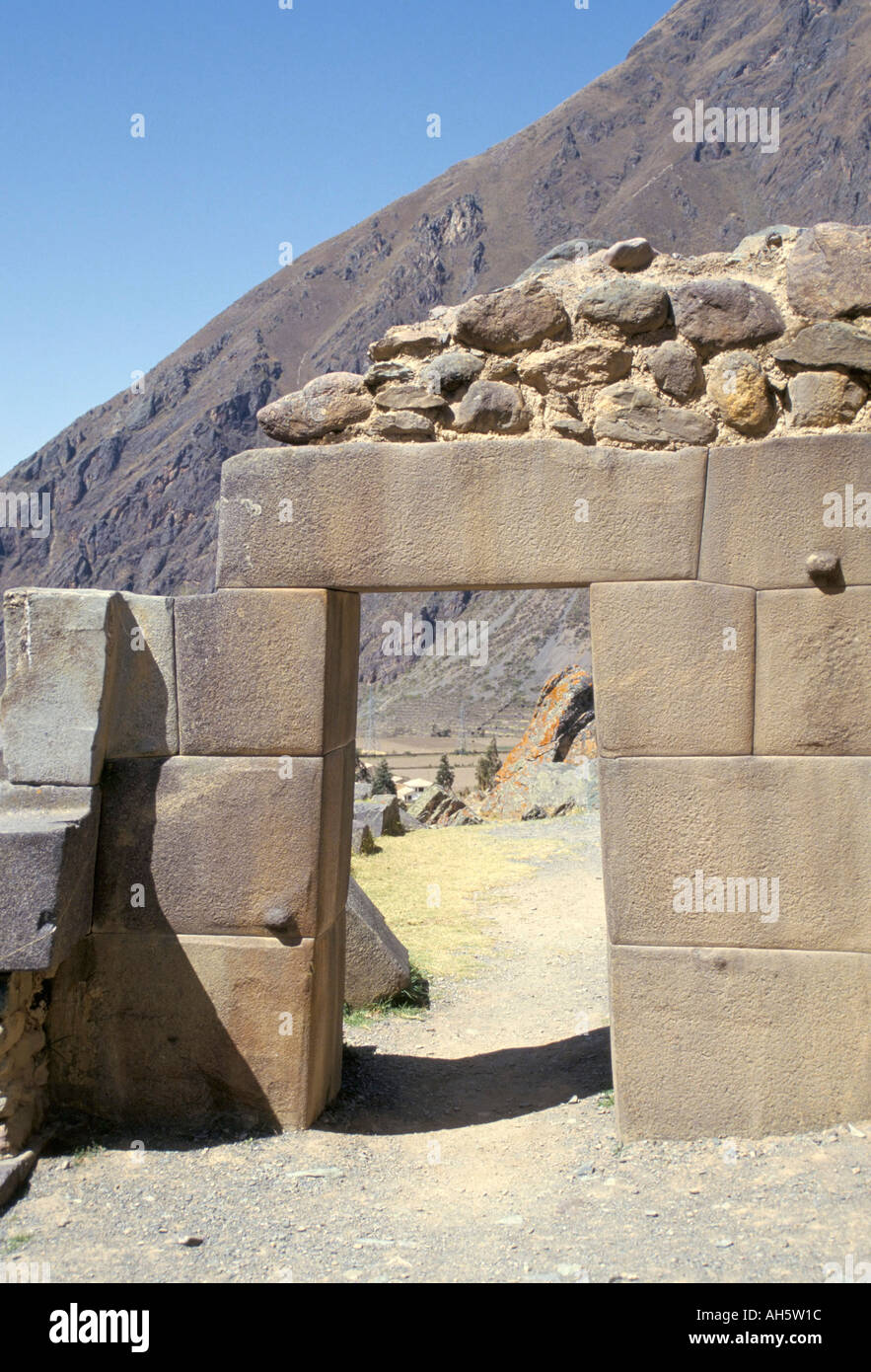 Trapezoidal door Inca fortress Ollantaytambo Peru South America Stock ...