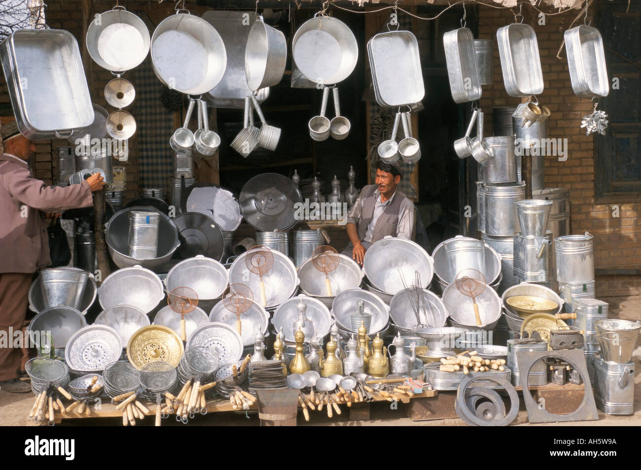 Ironmonger s hi-res stock photography and images - Alamy