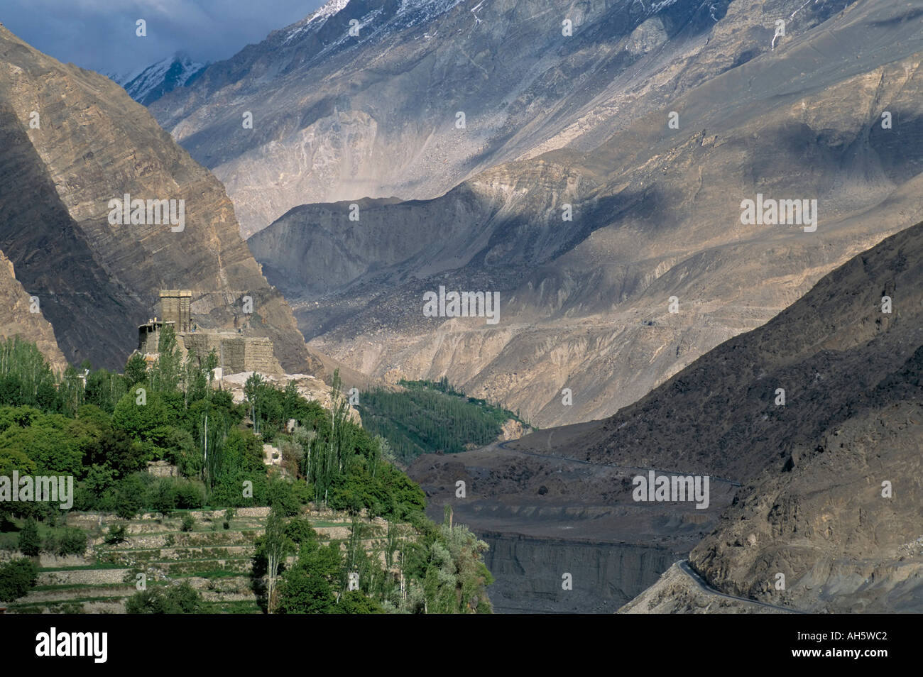 Hunza River Valley Altit Fort Hunza Pakistan Asia Stock Photo - Alamy