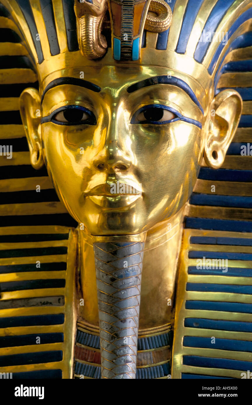 African mask gold hi-res stock photography and images - Alamy