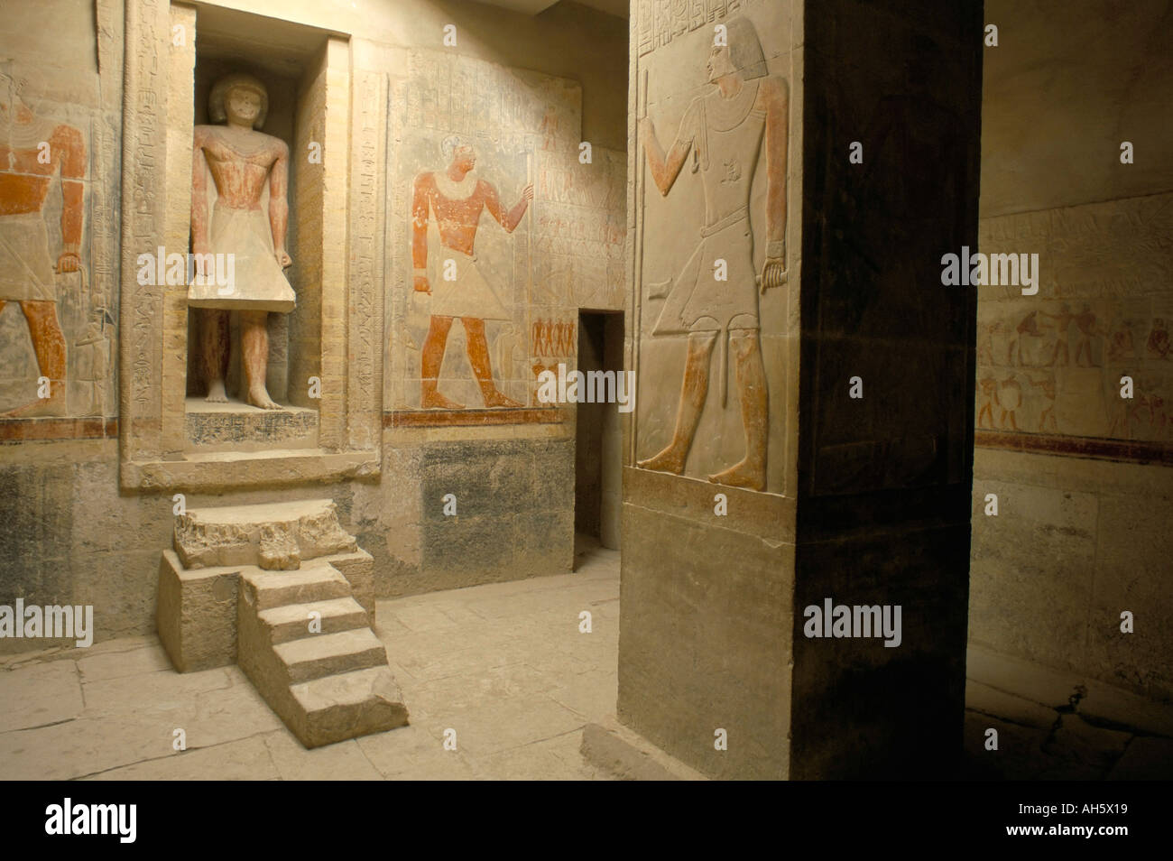 Chapel with statue of Mereruka Mastaba of Mereruka Saqqara UNESCO World ...