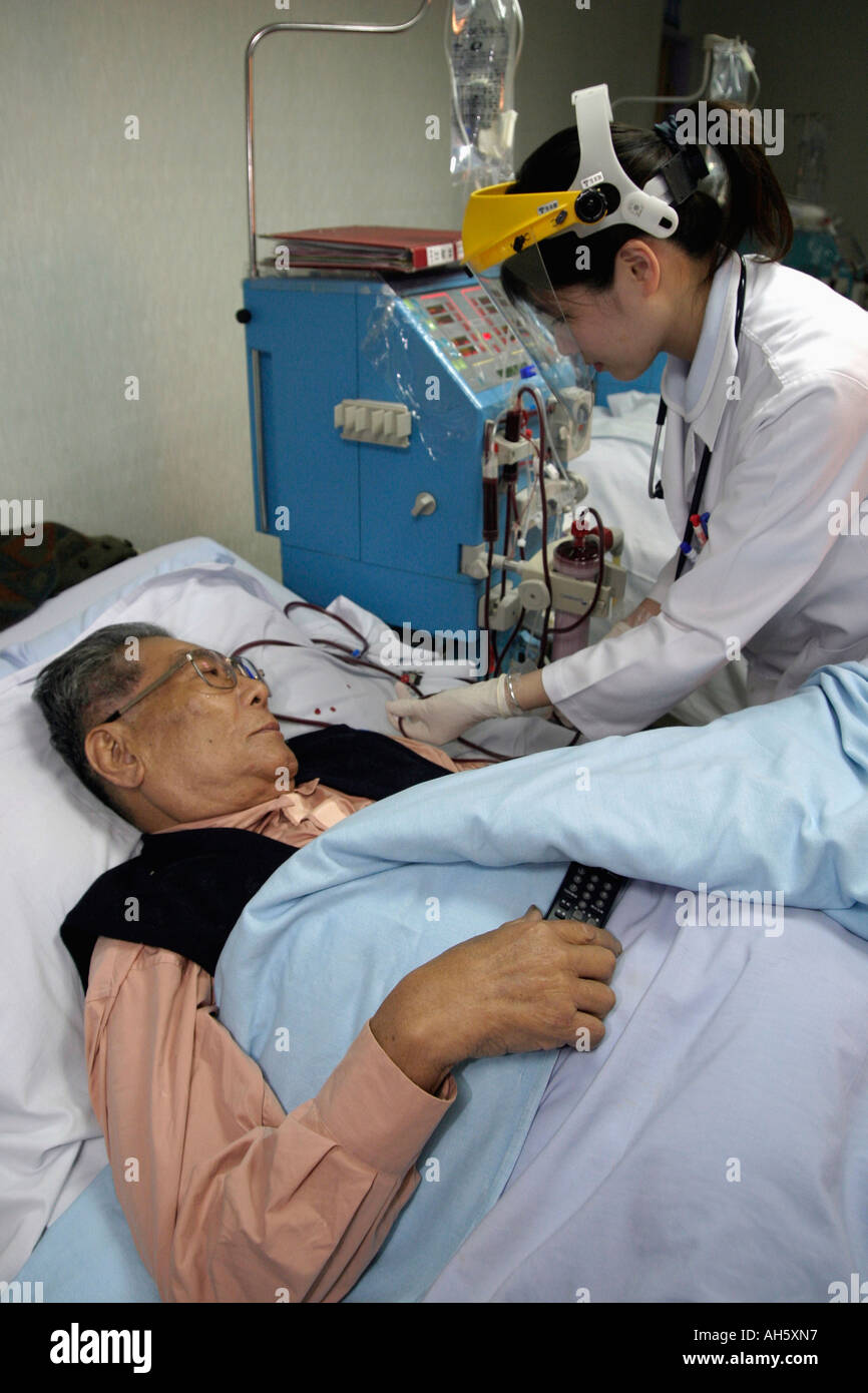 Nurse examines the patient with dialysis shunt Stock Photo - Alamy