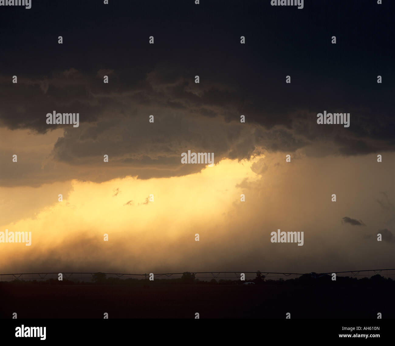 Supercell storm cloud hi-res stock photography and images - Alamy