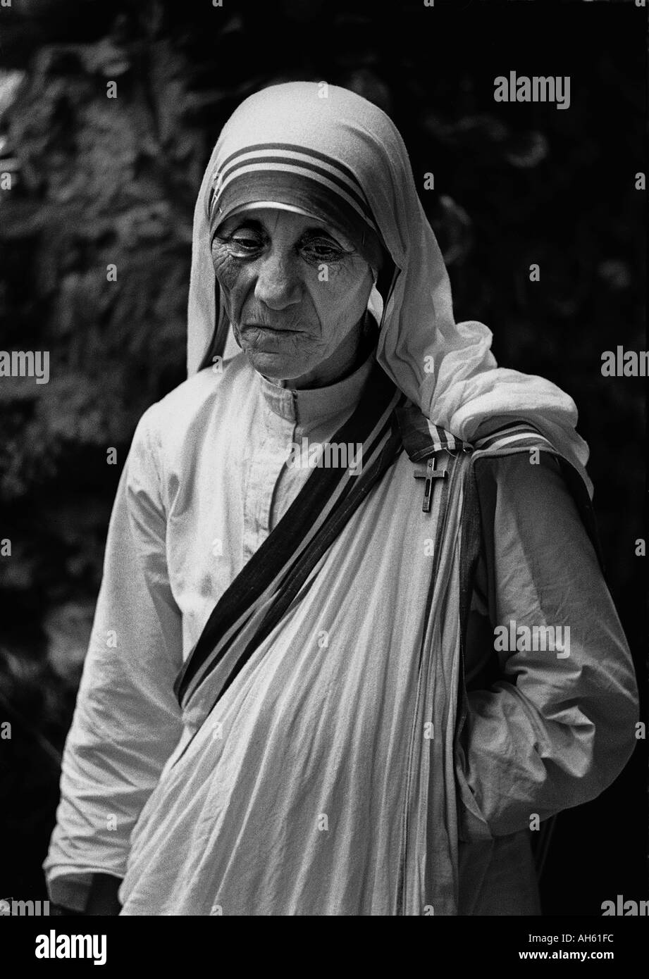 Mother Teresa In Calcutta Dying Black and White Stock Photos & Images ...