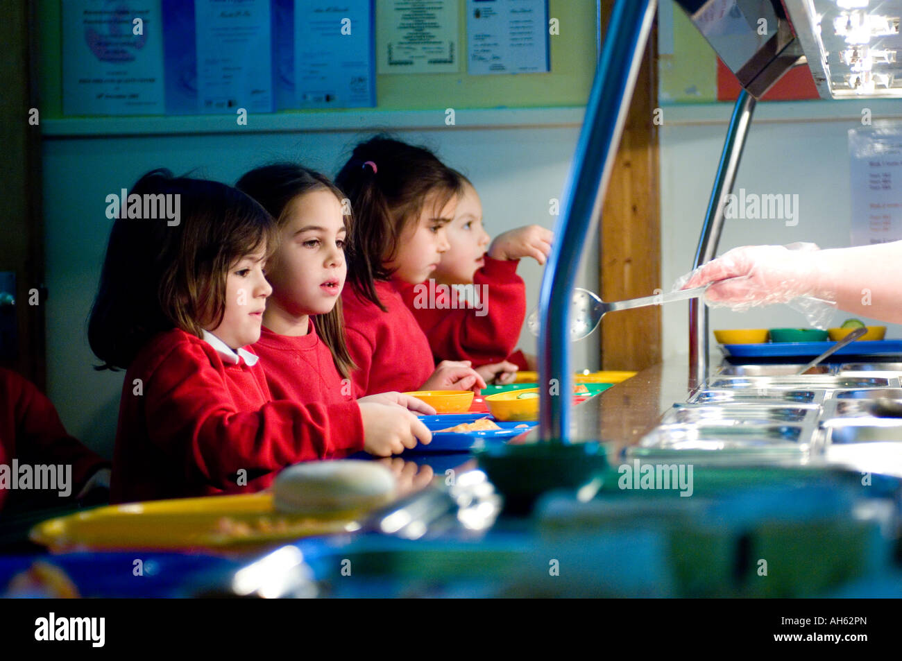 PUPILS FROM SYDENHAM PRIMARY SCHOOL LEAMINGTON SPA WARWICKSHIRE UK ...