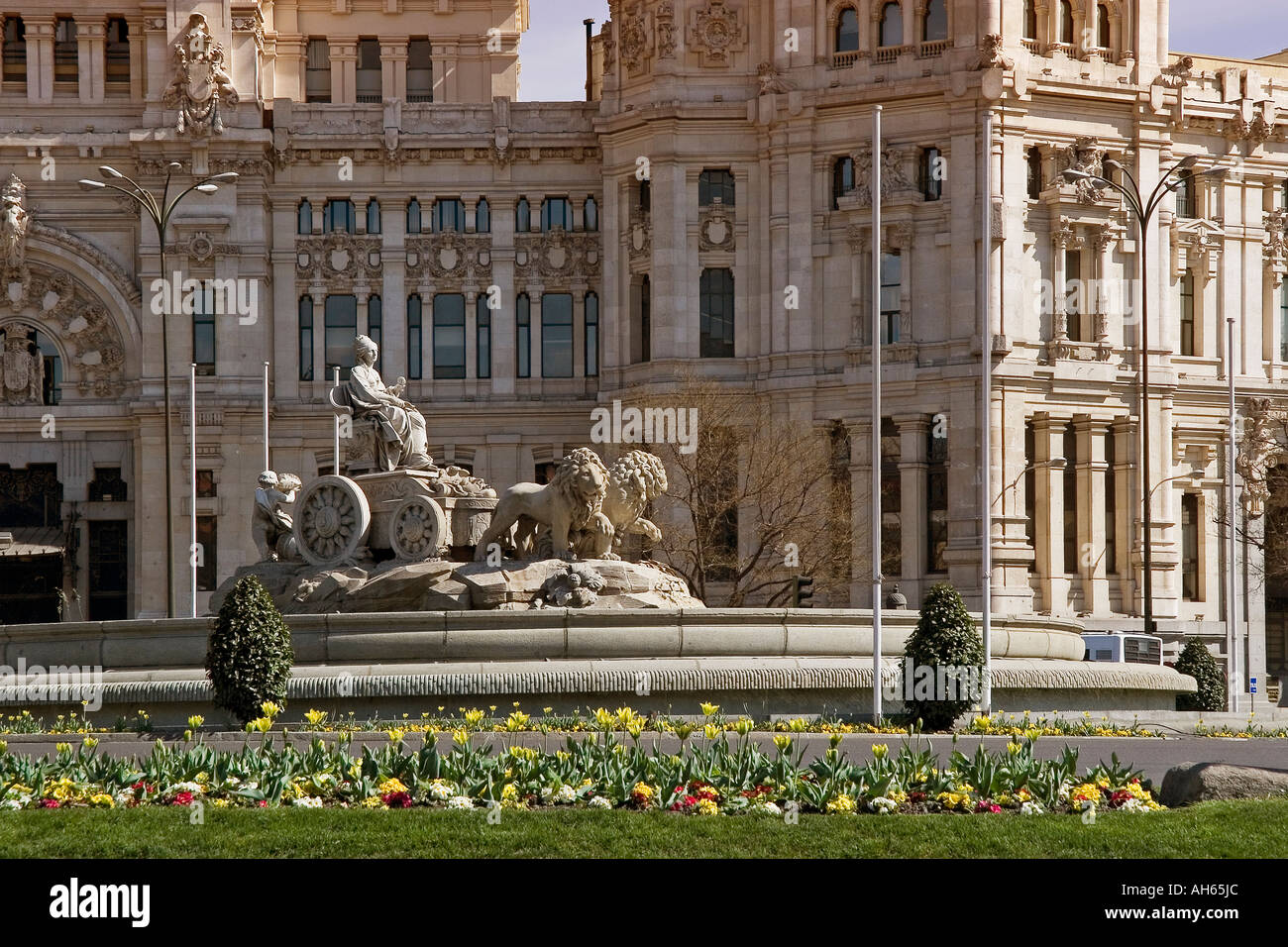 fountain of cibeles madrid spain Stock Photo - Alamy