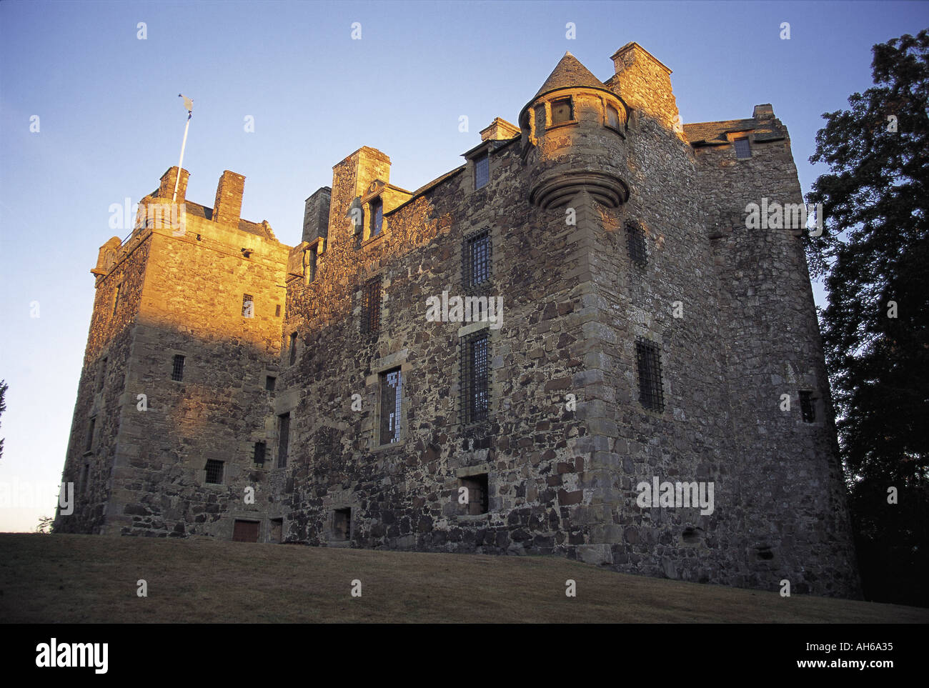 Elcho castle hi-res stock photography and images - Alamy