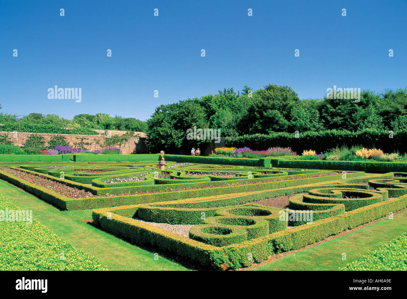 Pitmedden gardens hi-res stock photography and images - Alamy