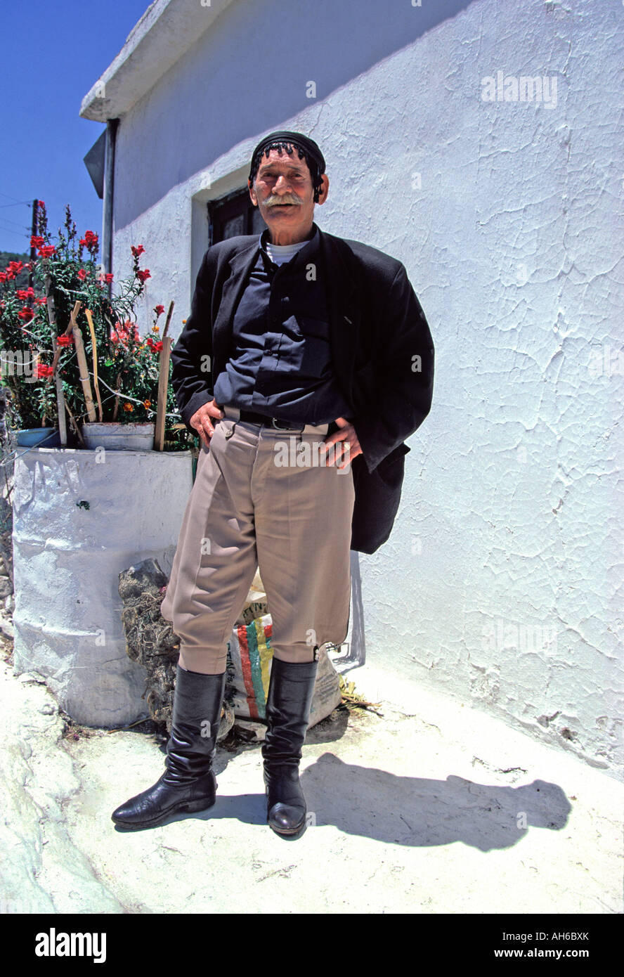 A elderly Cretian Gentleman Stock Photo - Alamy