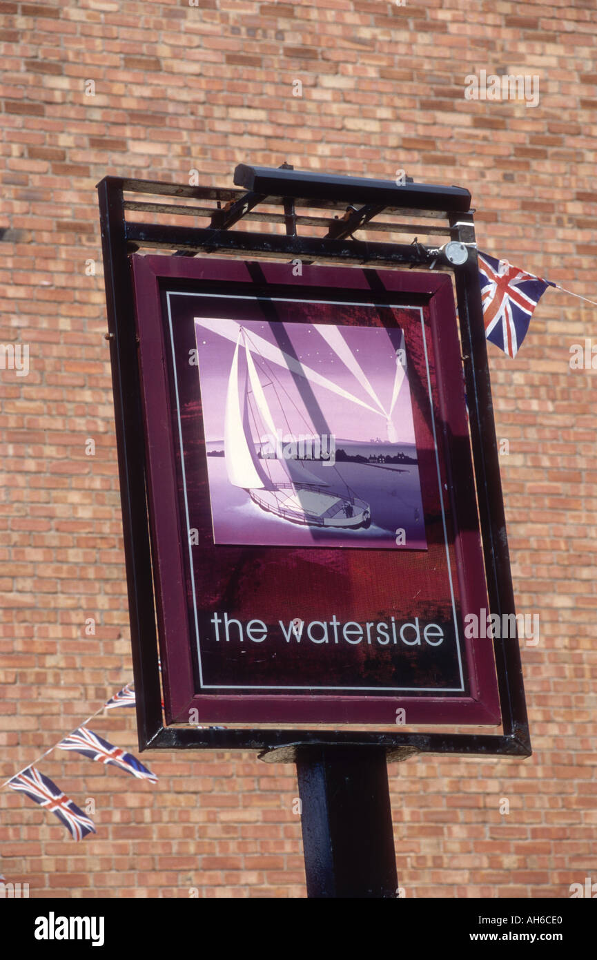 Cowes yacht painting hi-res stock photography and images - Alamy