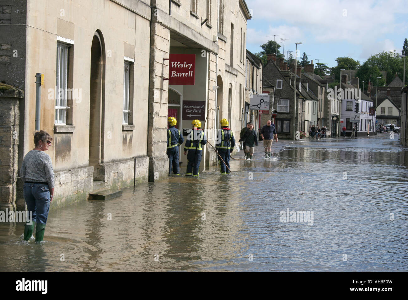 Witney river bridge hi-res stock photography and images - Alamy