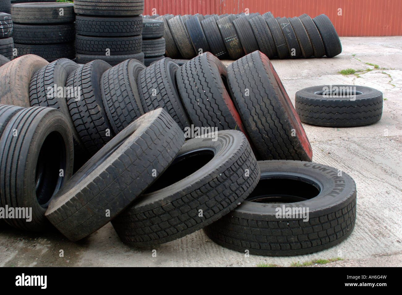 Rows Of Tyres Stock Photo - Alamy