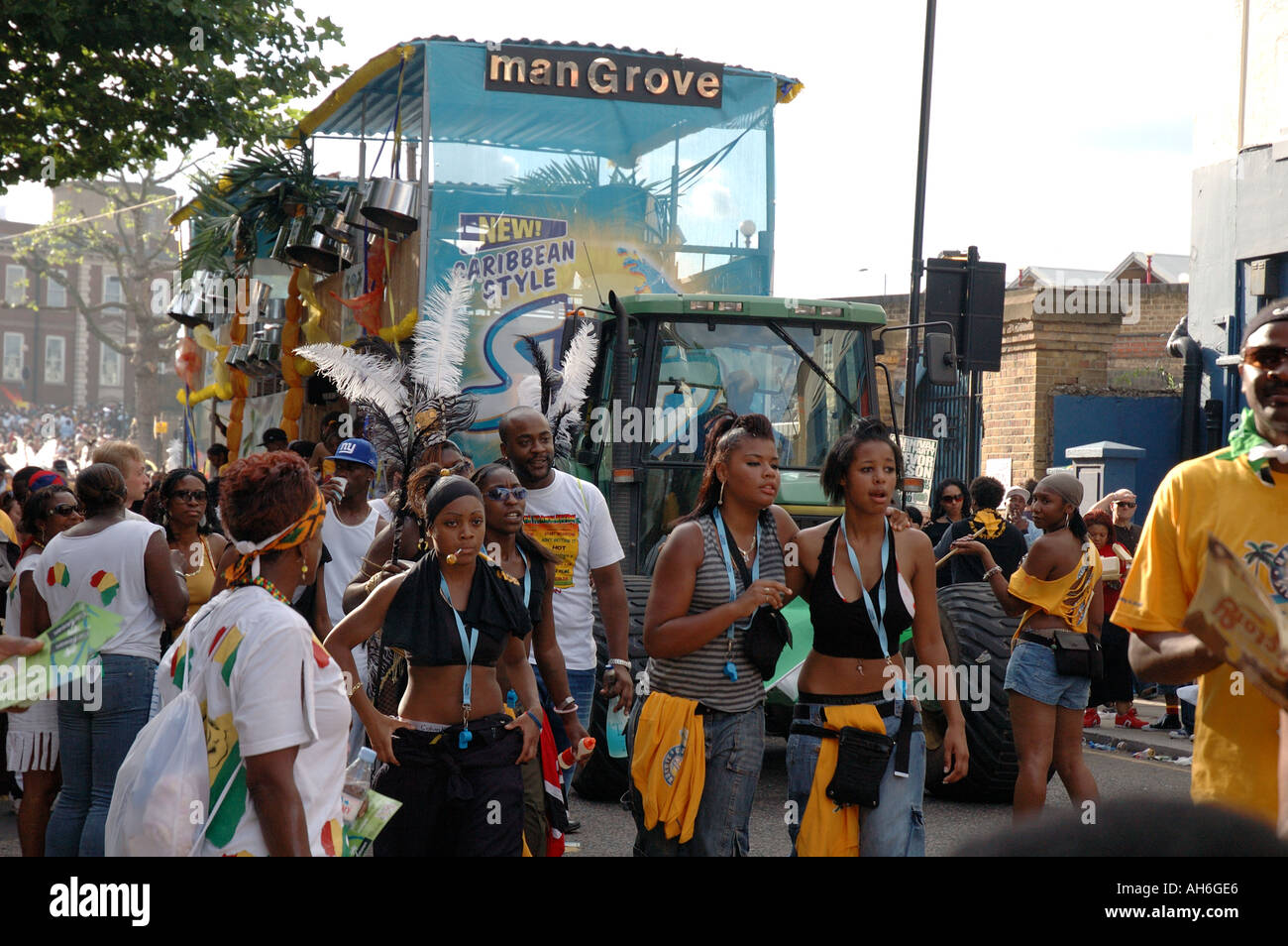 Crowds festivals street floats hi-res stock photography and images - Alamy