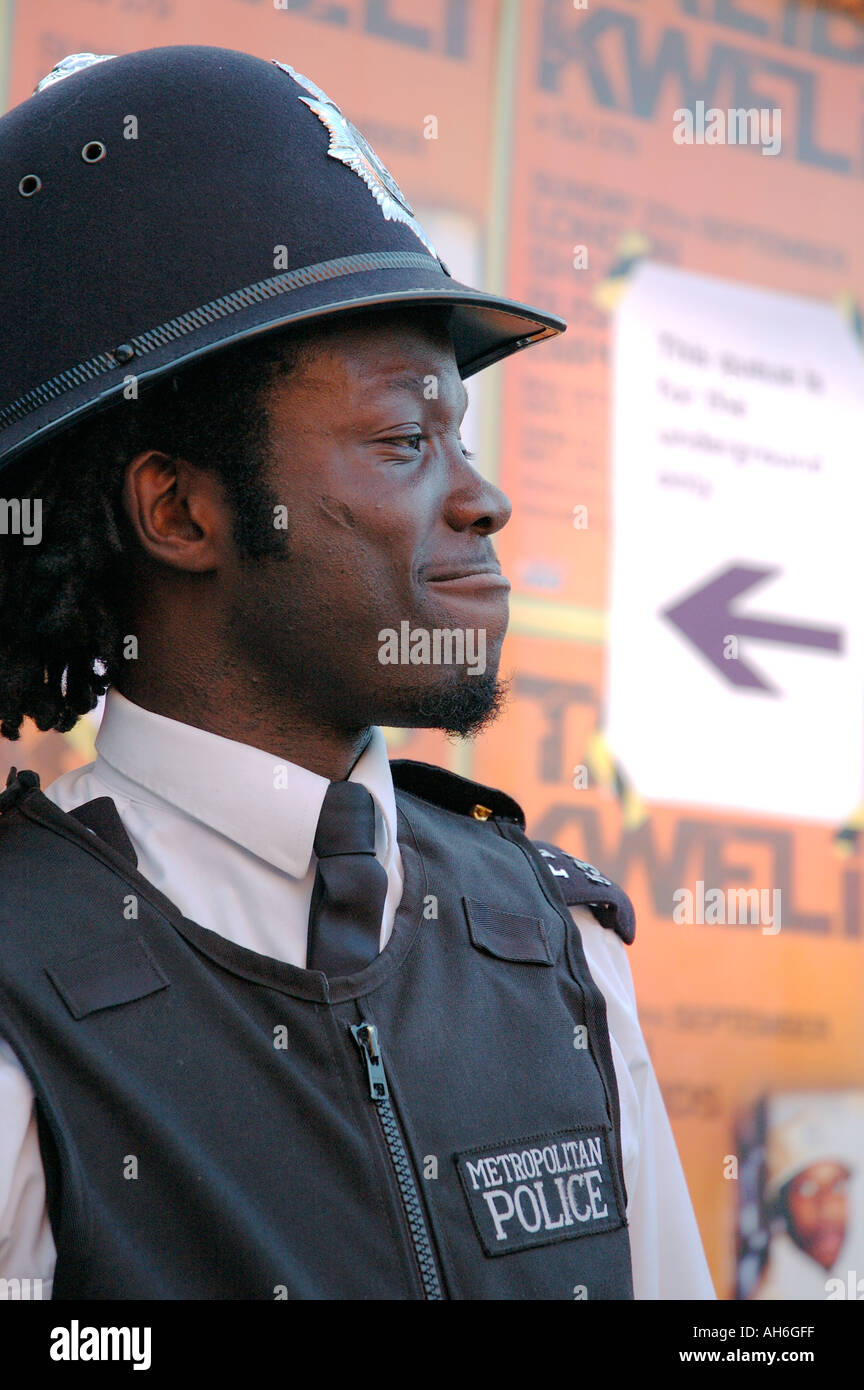 Black police officer uk hi-res stock photography and images - Alamy