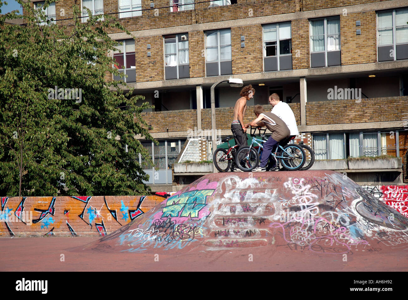 Brixton street style hi-res stock photography and images - Alamy