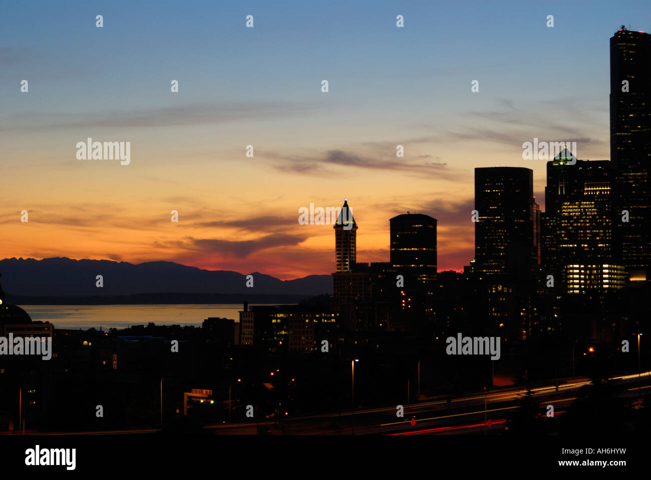 Seattle's Interstate-5 and downtown Seattle at night Stock Photo - Alamy
