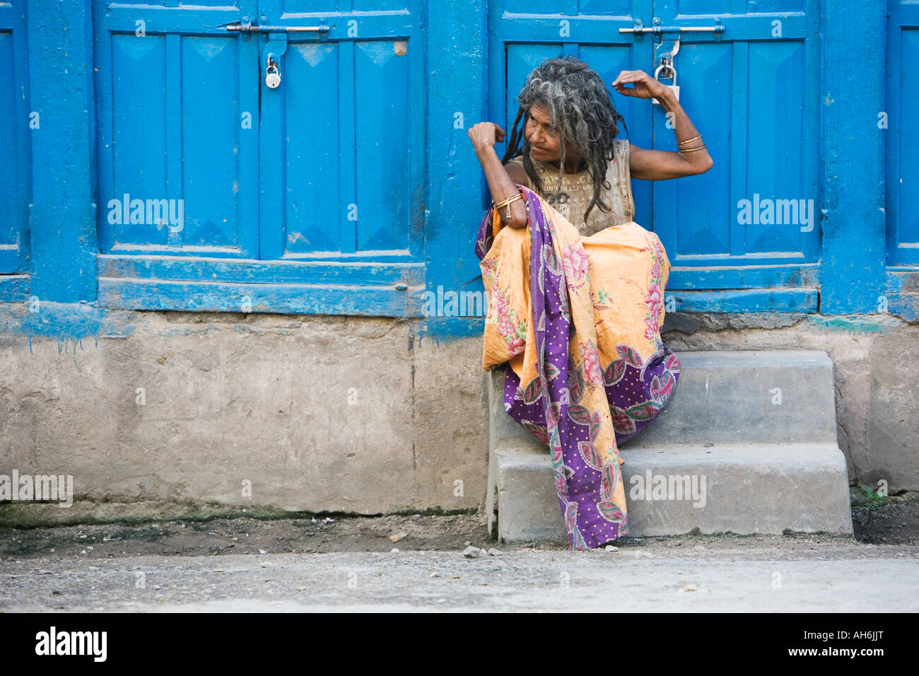 Homeless woman street hi-res stock photography and images - Alamy