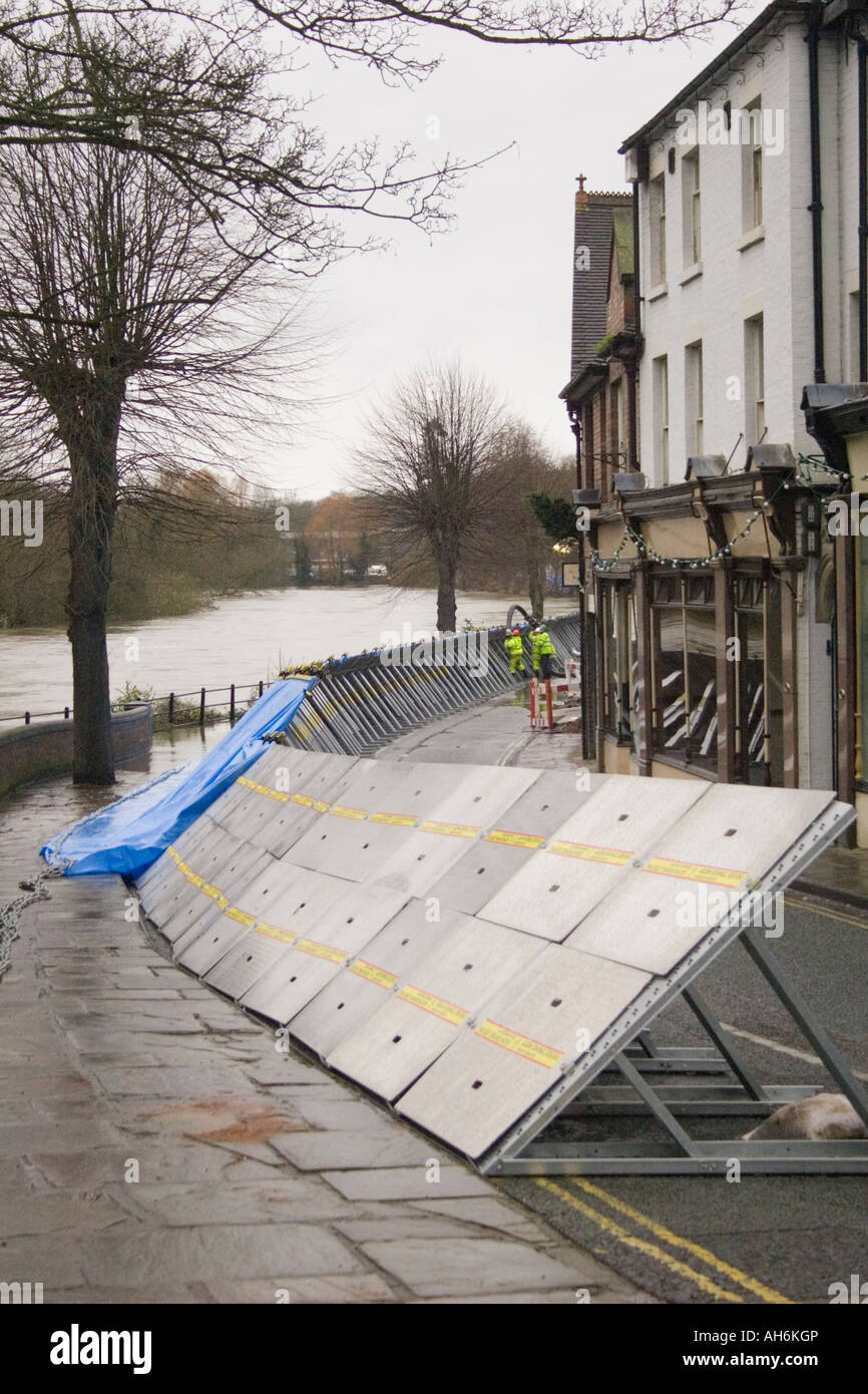 Overflow shops hi-res stock photography and images - Alamy