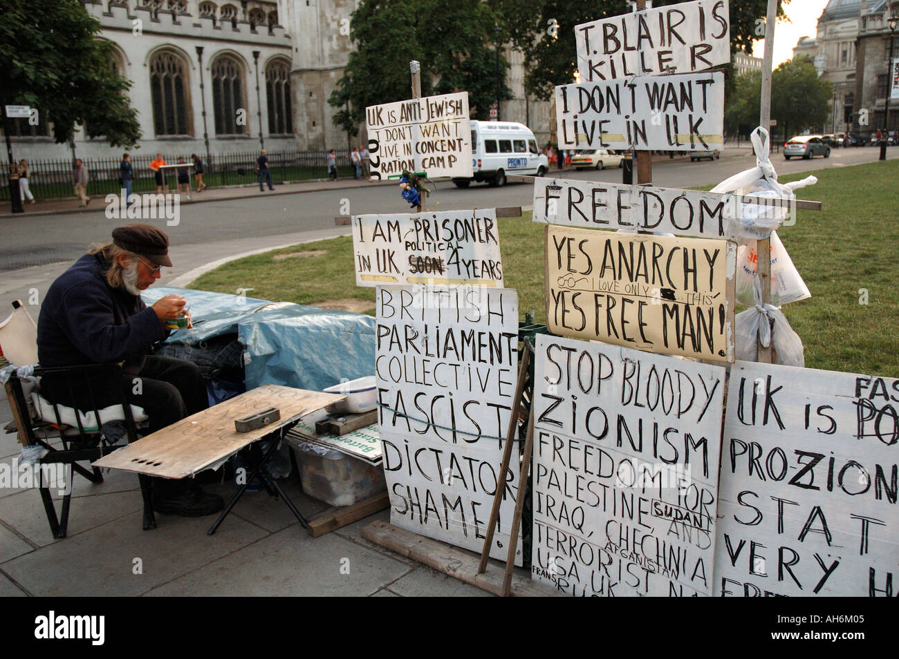 One man political prisoners protest outside Houses of parliament London ...