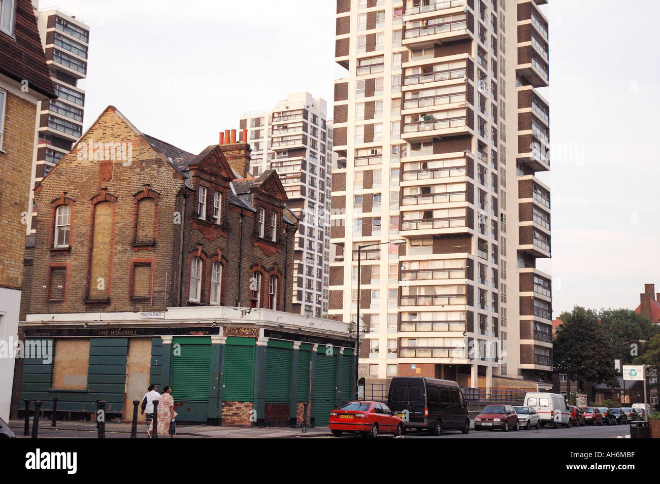 Lower income housing estate hi-res stock photography and images - Alamy